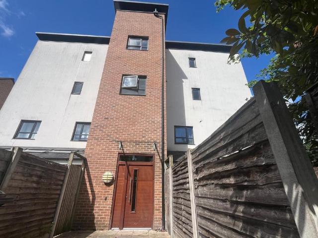 Whitsun Avenue, New Broughton, Salford 1 bed apartment to rent £1,050 pcm £242 pw