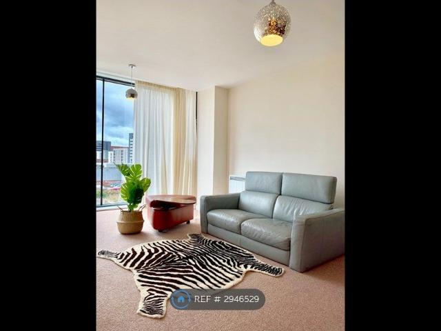 Whitworth Building, Manchester M3, 2 bed flat to rent, £1,400 pcm | PrimeLocation