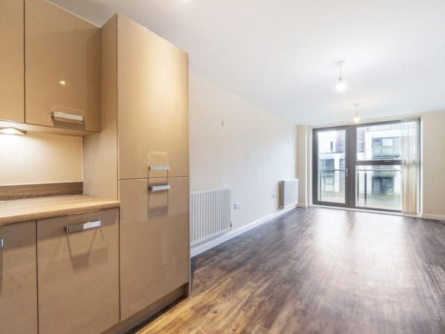 Whitworth House, Stable Road, Colchester CO2, 2 bed flat to rent, £725 pcm | PrimeLocation
