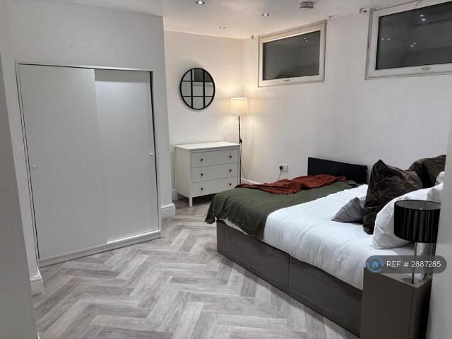 Whitworth Street, Manchester, M1 2 bed flat to rent £1,450 pcm £335 pw