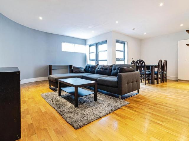 Whitworth Street West, Greater. 2 bed apartment to rent £1,450 pcm £335 pw