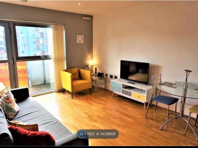 Whitworth Street West, Manchester M1, 1 bed flat to rent, £1,150 pcm | PrimeLocation