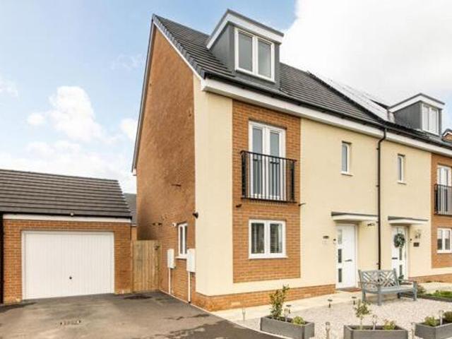 Whitworth Way, Grove, 4 Bedroom Semi detached