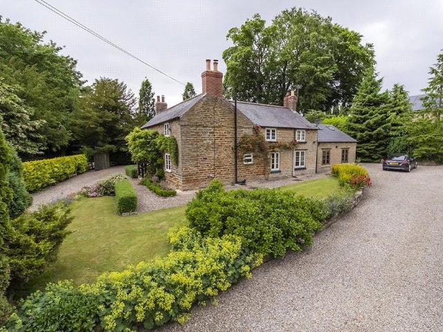 Whitwell, York, North Yorkshire, YO60 5 bed detached house to rent £2,350 pcm £542 pw