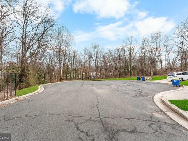 Whitwell Dr, Landover, MD 20785