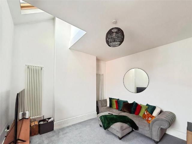 Whitwell Road, Hampshire PO4 1 bed flat to rent £1,150 pcm £265 pw