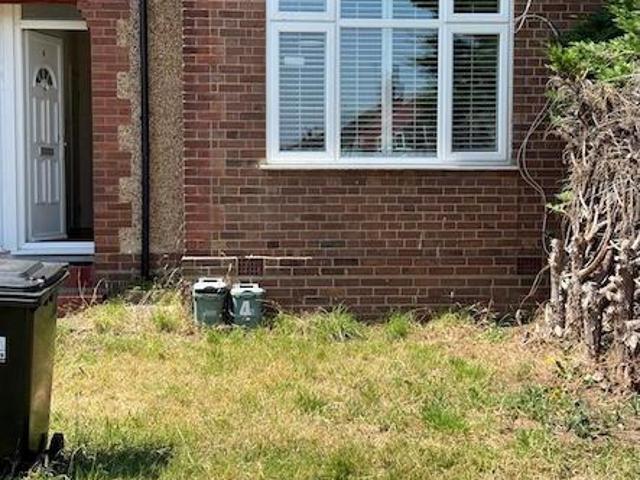 Whitton Avenue West, Northolt, UB5 1 bed flat to rent £1,450 pcm £335 pw