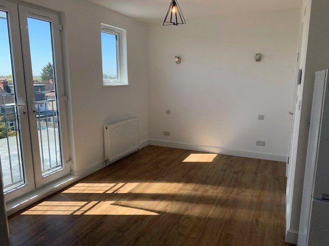 Whitton Avenue West, Greenford UB6, 1 bed flat to rent, £1,300 pcm | PrimeLocation