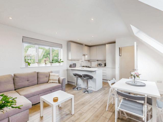 Whitton Avenue West, Greenford, UB6