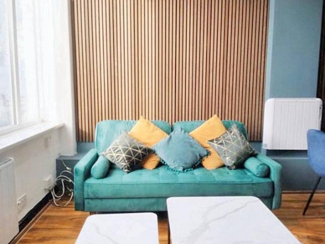 Whitton Dene, Isleworth TW7 1 bed flat to rent £1,650 pcm £381 pw