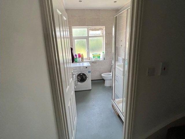 Whitton Dene, Isleworth TW7, 3 bed flat to rent, £1,000 pcm | PrimeLocation
