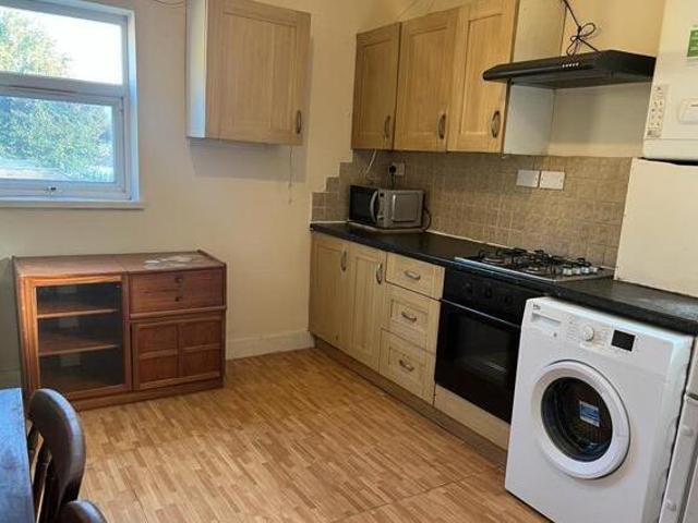 Whitton Road, Hounslow, 3 Bedroom Flat