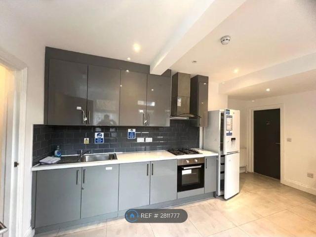 Whitton Road, Hounslow TW3, Room to rent, £1,100 pcm | PrimeLocation