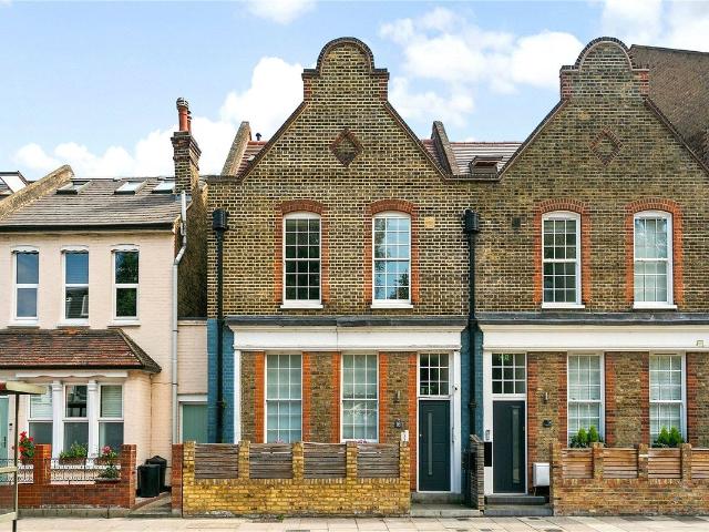 Whitton Road, Twickenham TW1, 2 bed flat to rent, £2,200 pcm | PrimeLocation
