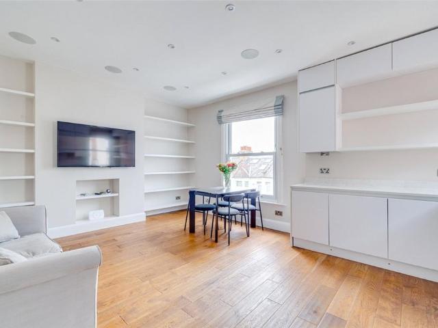 Whittingstall Road, London, SW6 2 bed apartment to rent £3,700 pcm £854 pw