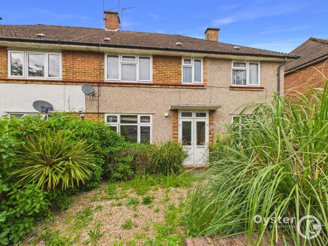 Whittington Way, Pinner HA5, 2 bed flat to rent, £1,750 pcm | PrimeLocation