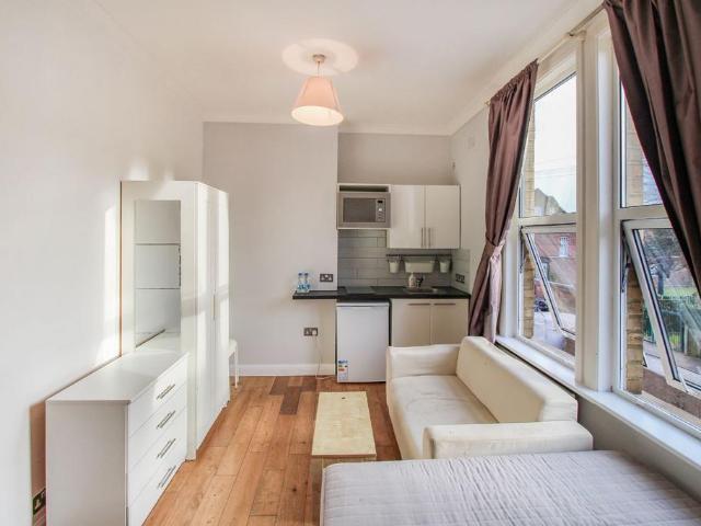 Whittington Road, London, N22 Studio to rent £1,000 pcm £231 pw