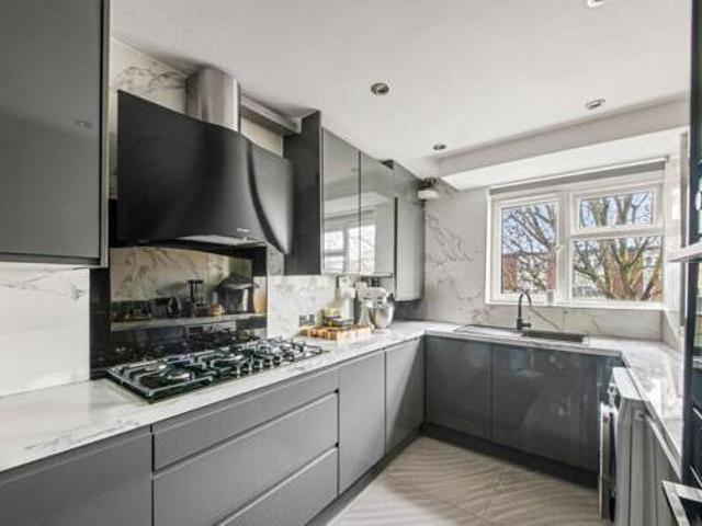Whittle Close, Southall, 2 Bedroom Duplex