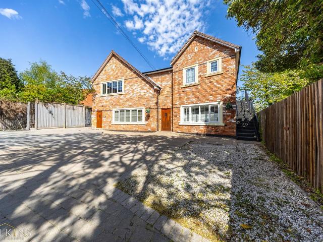 While Road, Sutton Coldfield, West Midlands B72, 1 bed flat to rent, £1,200 pcm | PrimeLocation