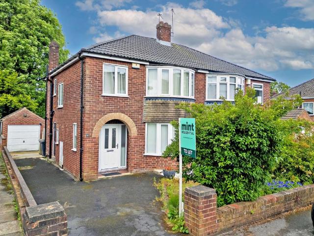 Whinbrook Grove, Leeds LS17 3 bed semi detached house to rent £1,595 pcm £368 pw