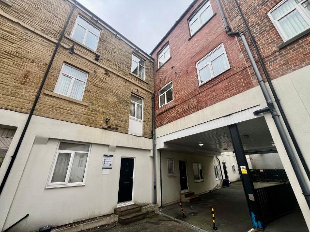 Whingate, Leeds LS12, 2 bed flat to rent, £750 pcm | PrimeLocation