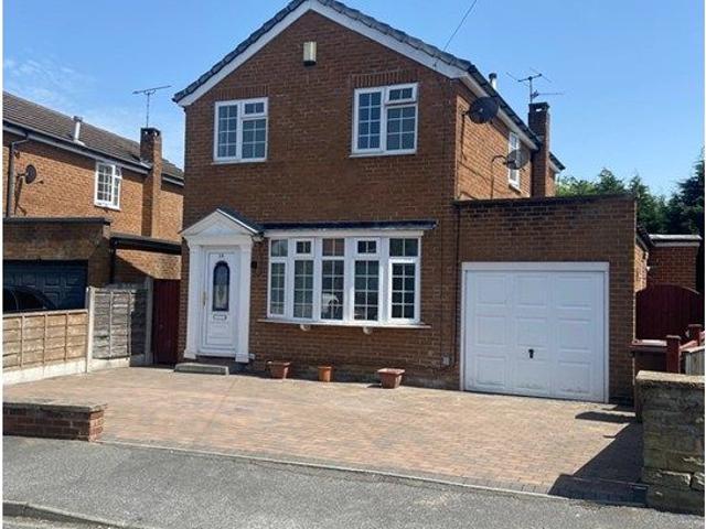Whinmoor Court, Leeds LS14, 4 bed detached house to rent, £1,800 pcm | PrimeLocation