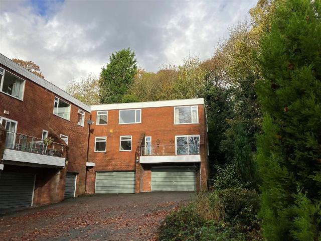 Whinslee Drive, Lostock, Bolton BL6, 3 bed flat to rent, £1,100 pcm | PrimeLocation