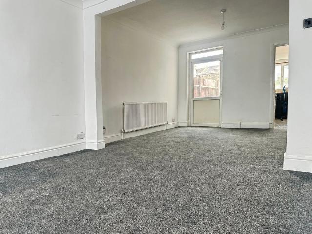 Whippendell Road, Watford, Hertfordshire WD18, 3 bed terraced house to rent, £2,250 pcm | PrimeLocation