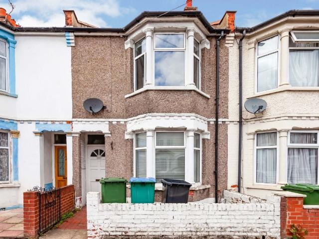 Whippendell Road, Watford WD18, 5 bed terraced house to rent, £2,350 pcm | PrimeLocation