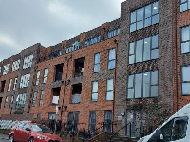 Whippendell Road, Watford WD18, 1 bed flat to rent, £1,136 pcm | PrimeLocation
