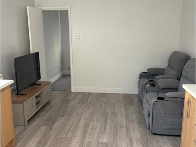 Whippendell Road, Watford WD18, 1 bed flat to rent, £1,175 pcm | PrimeLocation