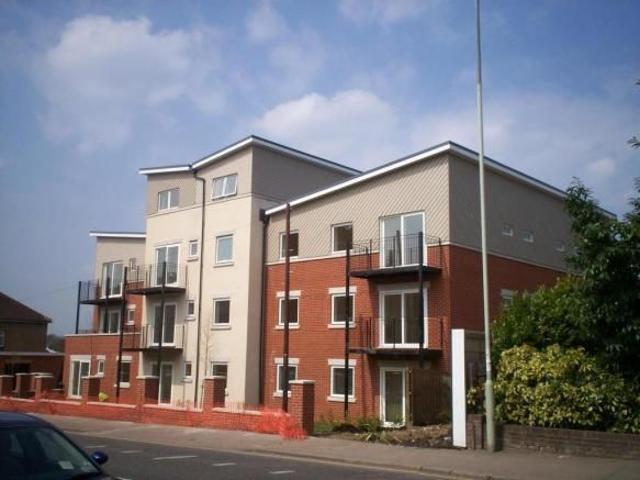 Whippendell Road, Watford WD18, 2 bed flat to rent, £1,650 pcm | PrimeLocation
