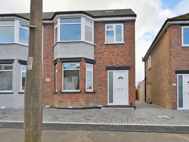 Whippendell Road WD18, Watford, Studio to rent, £900 pcm | PrimeLocation