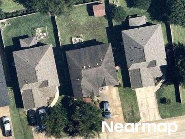 Whisper Bluff Dr
