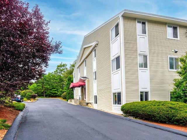 Whispering Meadows 2 Bedroom Apartment for Rent at 875 S Porter St, Manchester, NH 03103 Southside