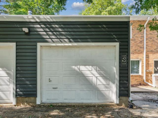 Whispering Meadows Condominiums 2 Bedroom Condo for Rent at 1867 Pinehurst Ct, Waterloo, IA 50701