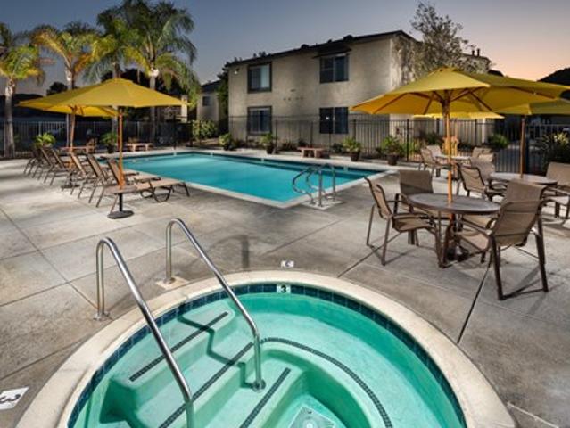 Whispering Oaks 2x2