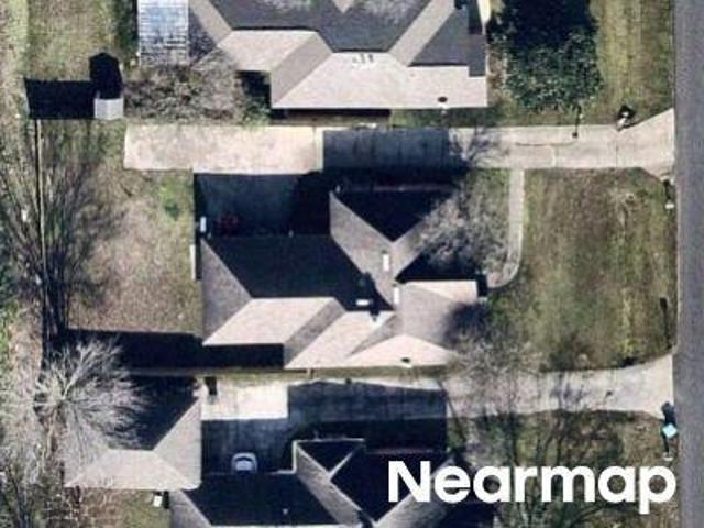 Whispering Oaks Dr