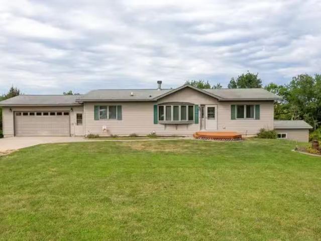 Whispering Bluffs, CASSVILLE, WI 53806