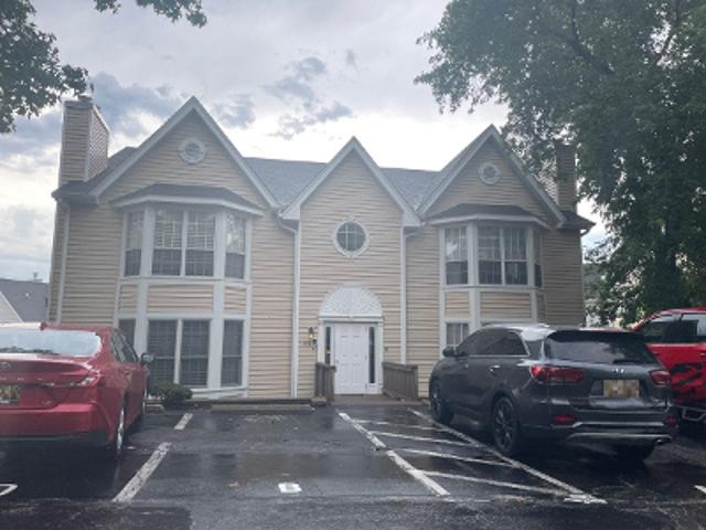 Whispering Creek Dr Apt C