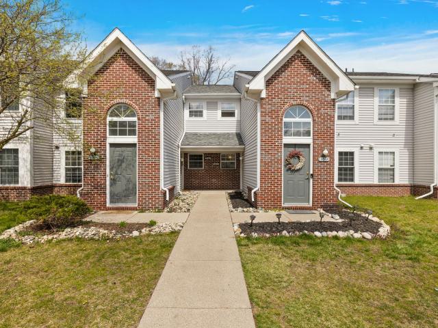 Whispering Lakes Apts