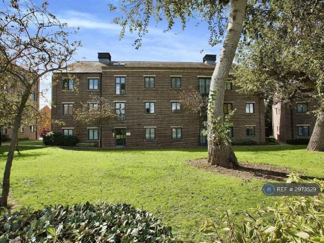 Whiston House, Gosport, PO12 2 bed flat to rent £1,125 pcm £260 pw