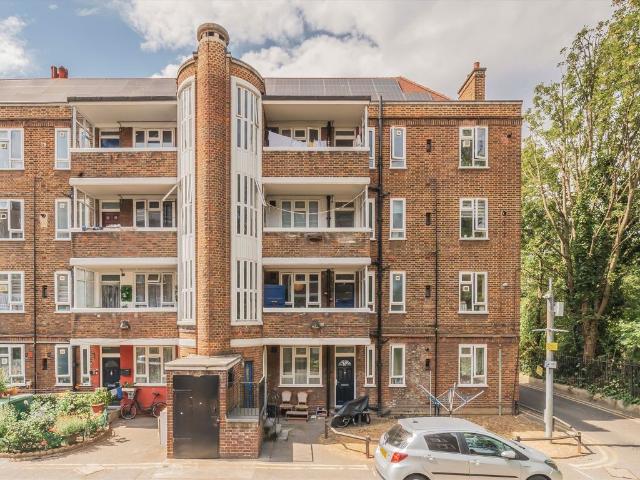 Whiston Road, Broadway Market E2, 3 bed flat to rent, £3,000 pcm | PrimeLocation