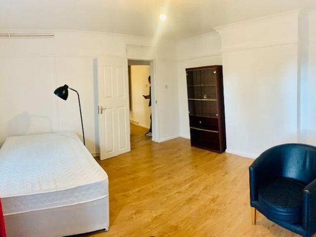Whiston Road, Hackney E2, 2 bed flat to rent, £1,900 pcm | PrimeLocation