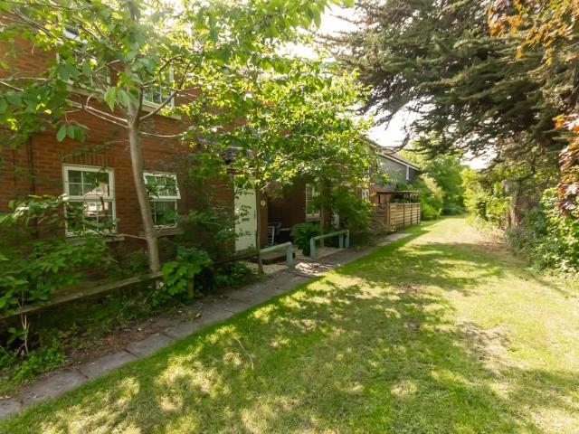 Whistlefish Court, Norwich NR5 2 bed flat to rent £1,000 pcm £231 pw