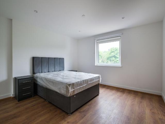 Whyteleafe House, Whyteleafe CR3, 1 bed flat to rent, £1,400 pcm | PrimeLocation