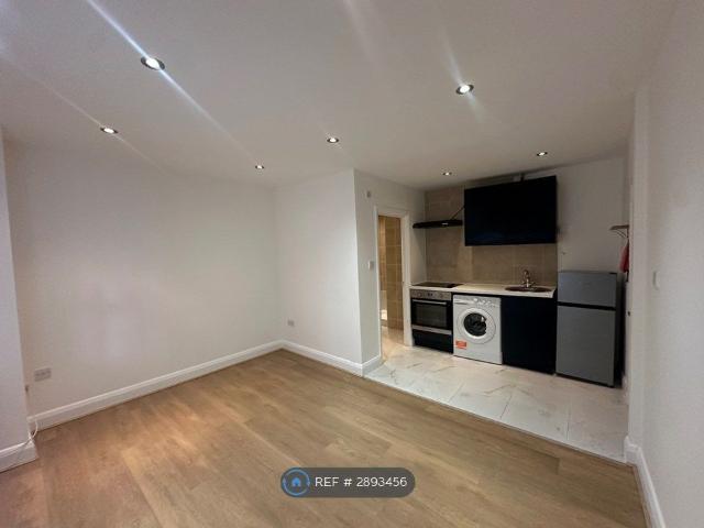 Whymark House, London N22, Studio to rent, £1,500 pcm | PrimeLocation