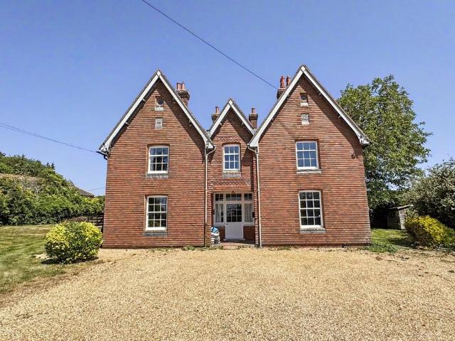 Wimborne 6 bed detached house to rent £2,750 pcm £635 pw