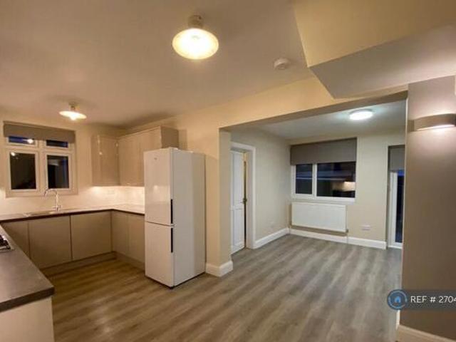 Wimborne Avenue, Hayes, 3 Bedroom Maisonette