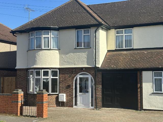 Wimborne Avenue, Hayes UB4, 4 bed property to rent, £2,600 pcm | PrimeLocation